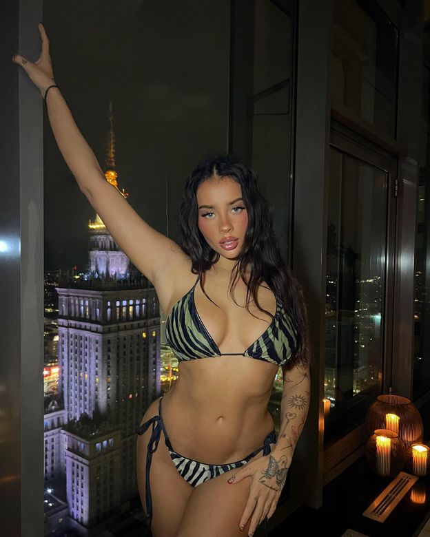 Zarabia na platformie dla dorosłych. Pożarła się z internautami. Bezczelna - Pudelek