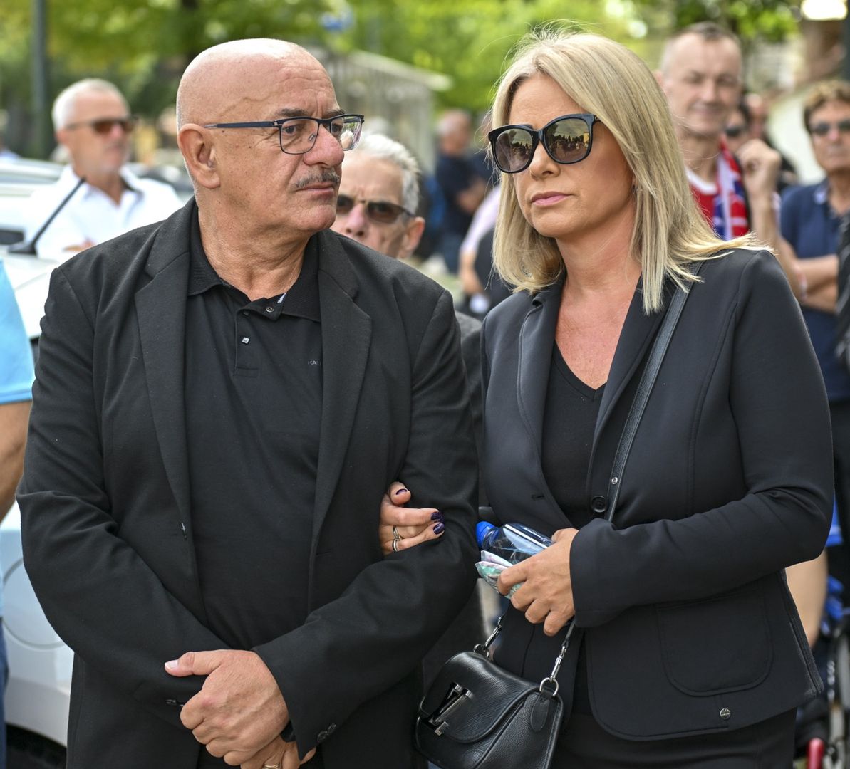 Marcin Daniec i jego żona na pogrzebie Franciszka Smudy. Tak się ubrali ...