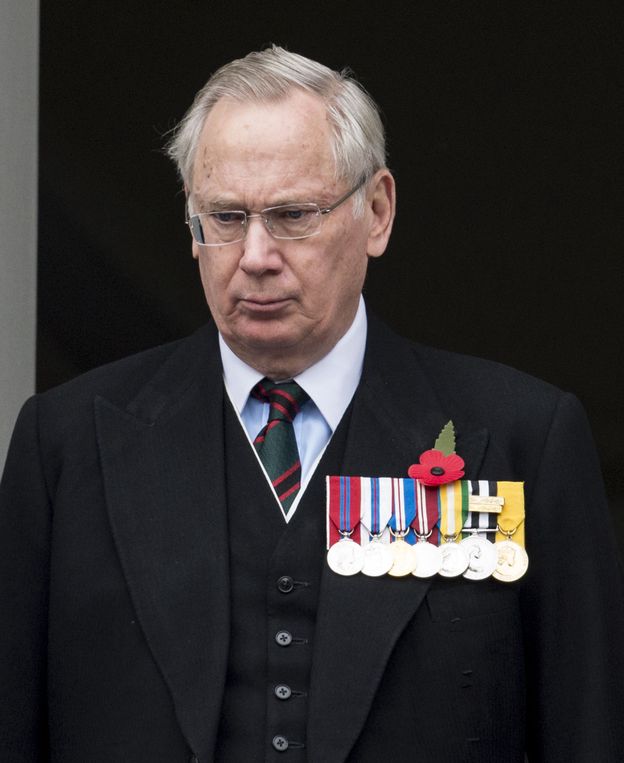 Który royals zaprosił ją na "podsycaną narkotykami orgię"? Oto linia ...