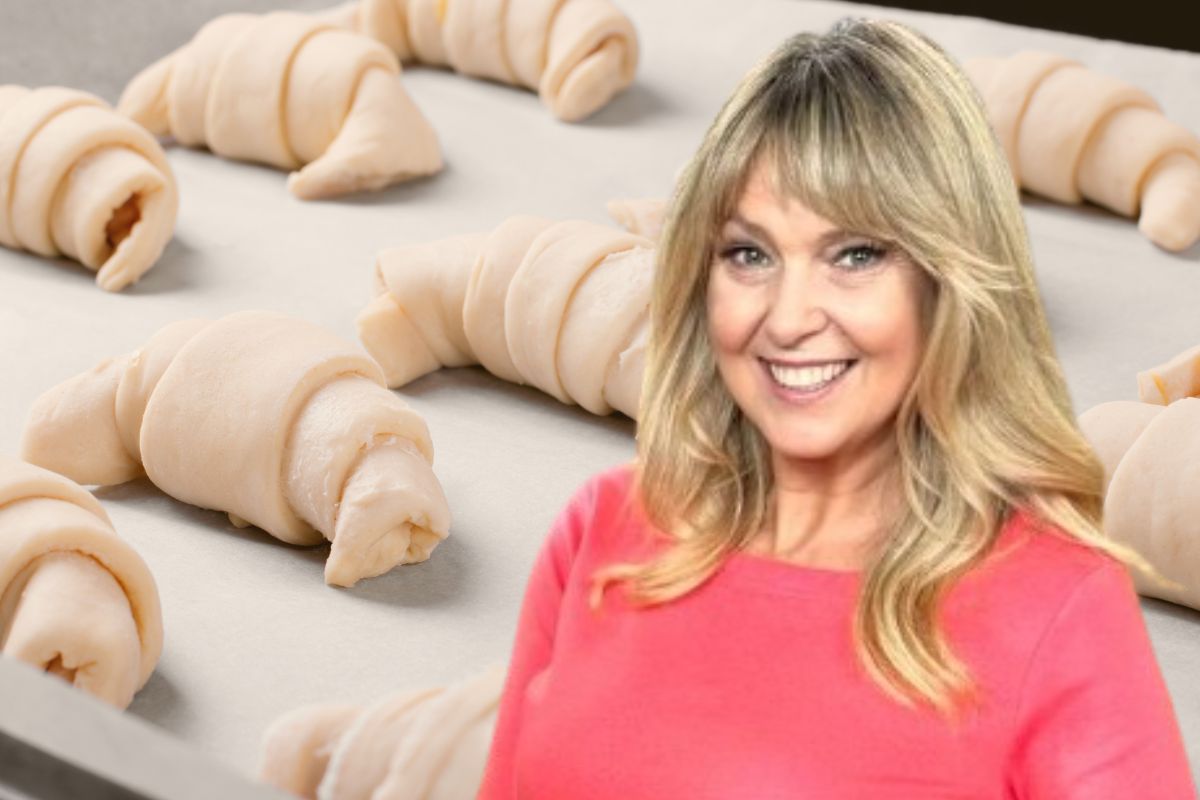 Ewa Wachowicz pokazała, jak poprawnie zawijać rogaliki. Jej sposób jest ...