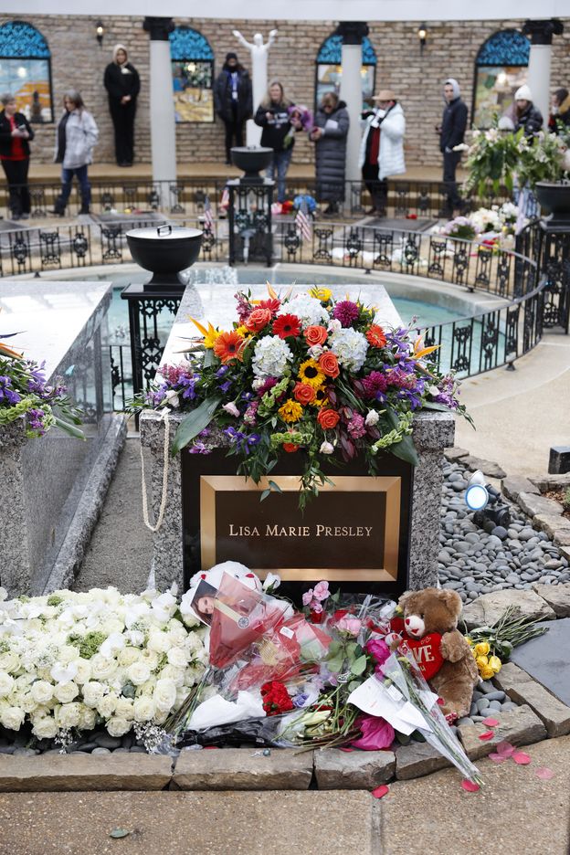 Gwiazdy na pogrzebie Lisy Marie Presley. Ujawniono jej seret - Pudelek