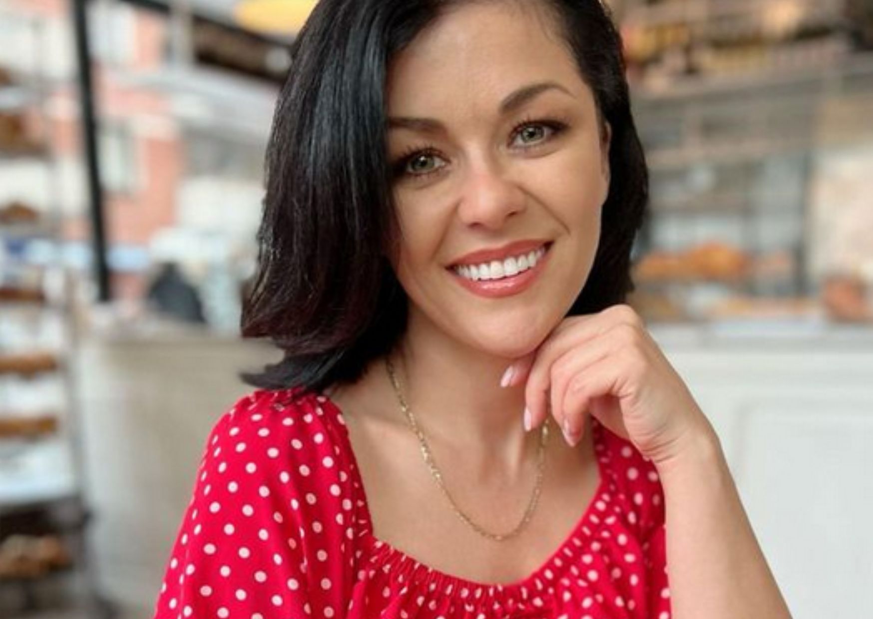 Paradowała w mini. Pochwaliła się zdjęciem z wakacji - WP Kobieta