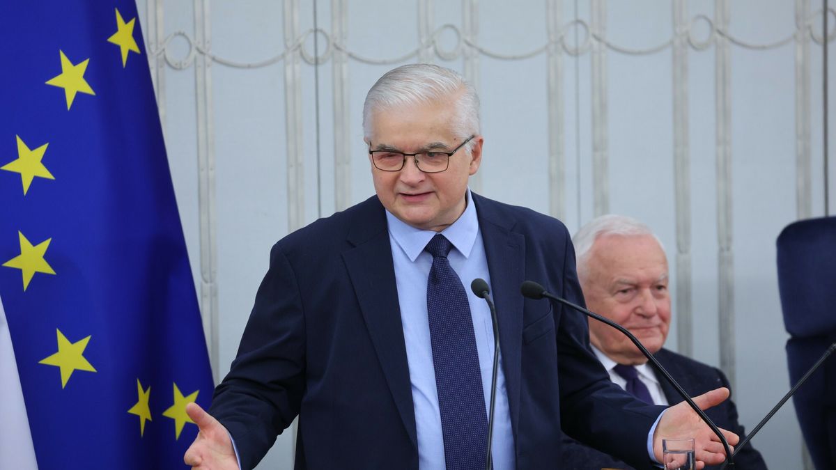 Cimoszewicz mógł uniknąć wypadku. Biegli o ekstremalnym hamowaniu