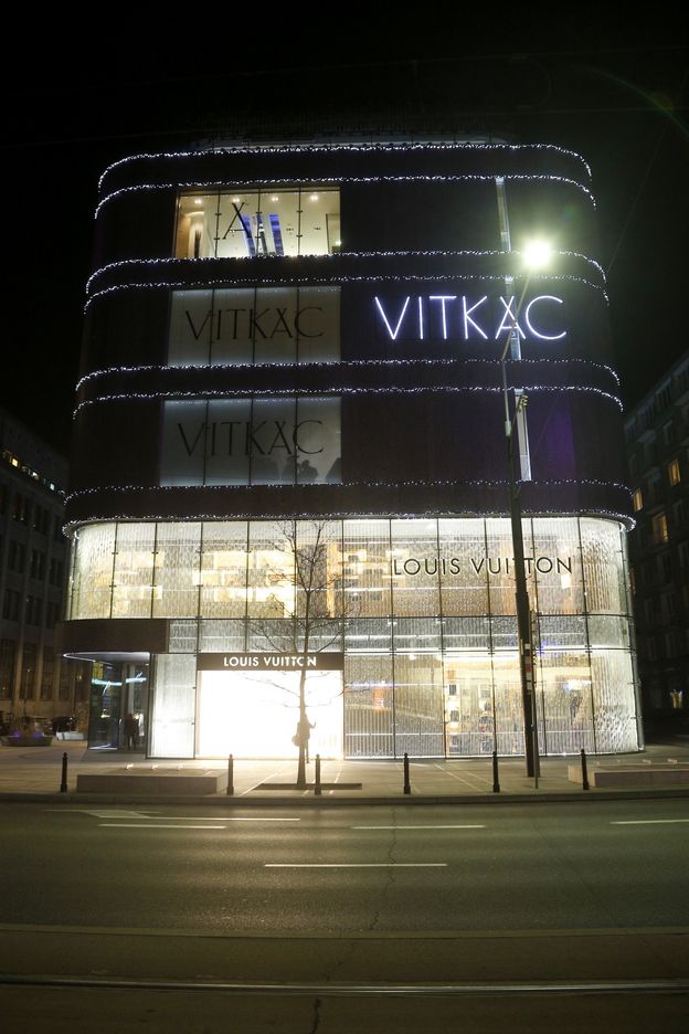 Vitkac w ogniu krytyki za wypuszczenie "inspirowanej wschodem" kampanii ...