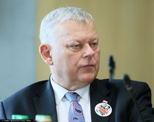 Marek Suski przyłapany przez Tedego. Kamińskiemu zaniósł... telewizor ...