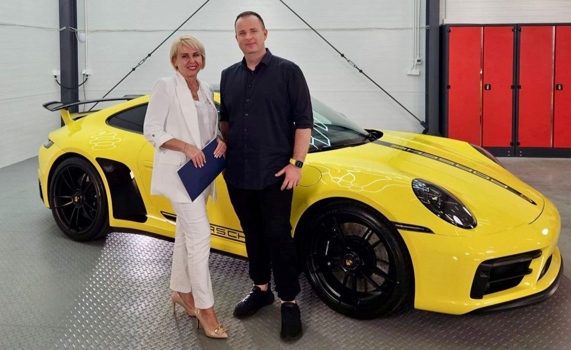 Mówi, skąd pochodziły auta z loterii internetowej. Był jej twarzą - WP ...