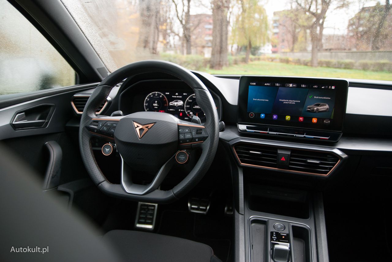 Test: Cupra Leon 300 - jeśli go kupisz, to ze względu na silnik