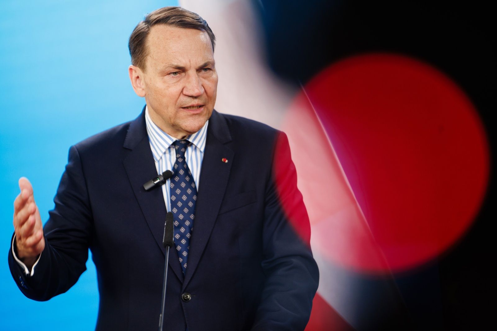Sikorski stawia żądanie Zachodowi. Mówi wprost o "miejscu przy stole"