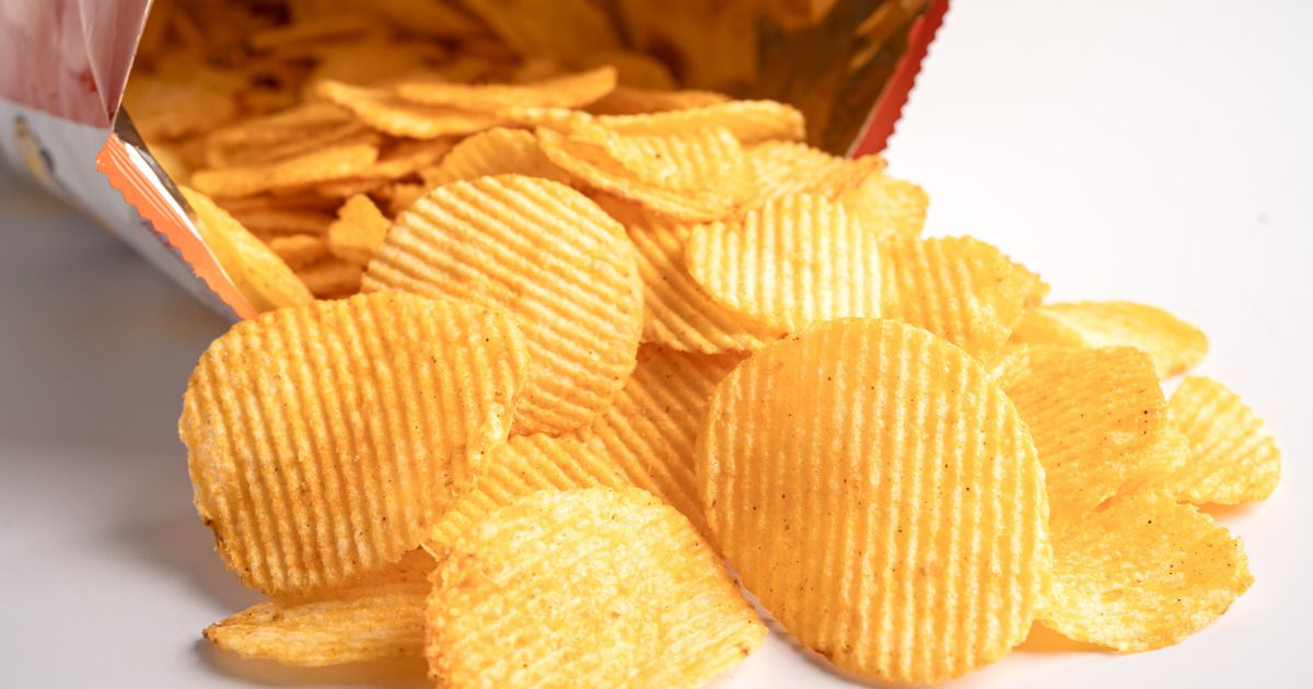 Czy można jeść chipsy i nie tyć? Dietetyk mówi wprost i bez owijania w ...