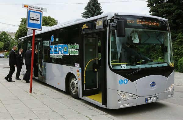 Chiński autobus elektryczny w Warszawie - MZA rozpoczyna testy - WP ...
