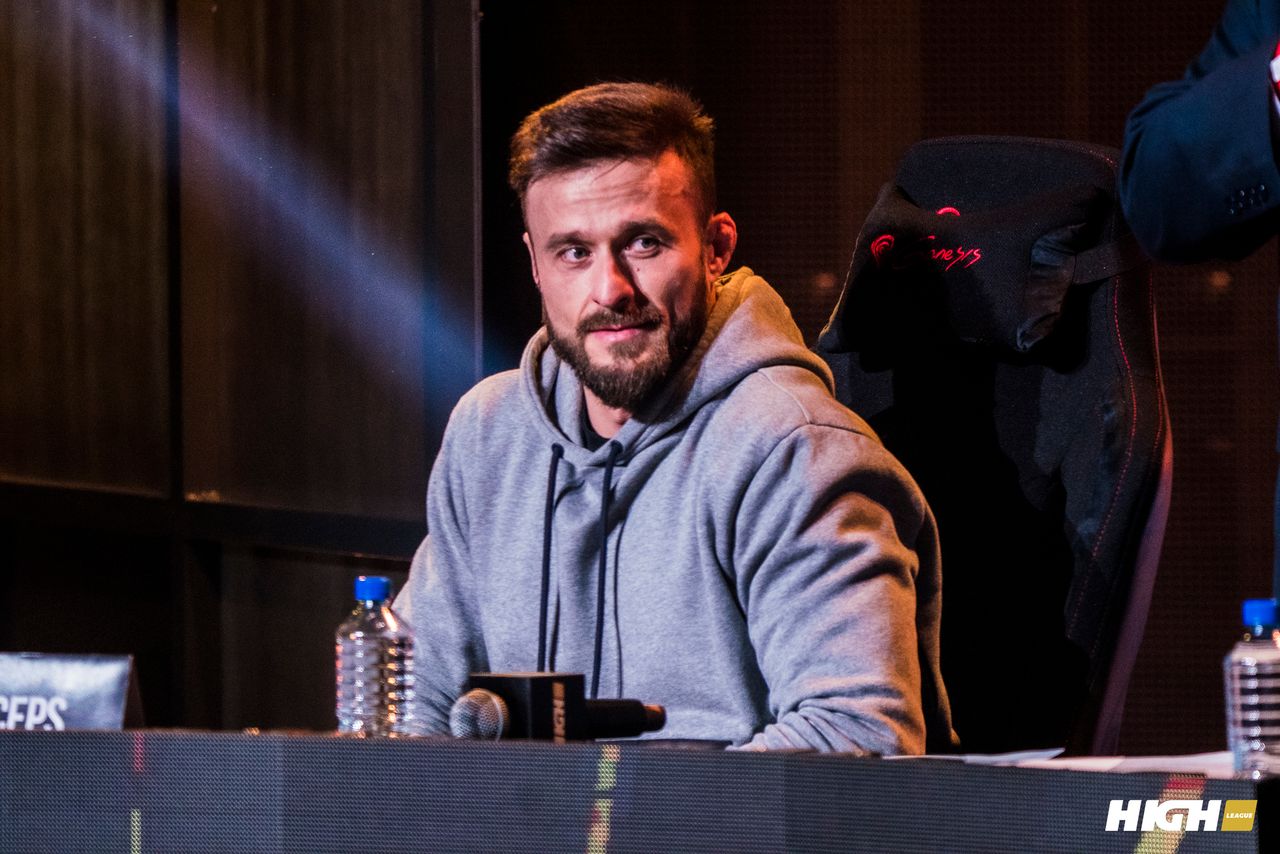 Jarosław "pashaBiceps" Jarząbkowski zadebiutuje w MMA. Znamy szczegóły