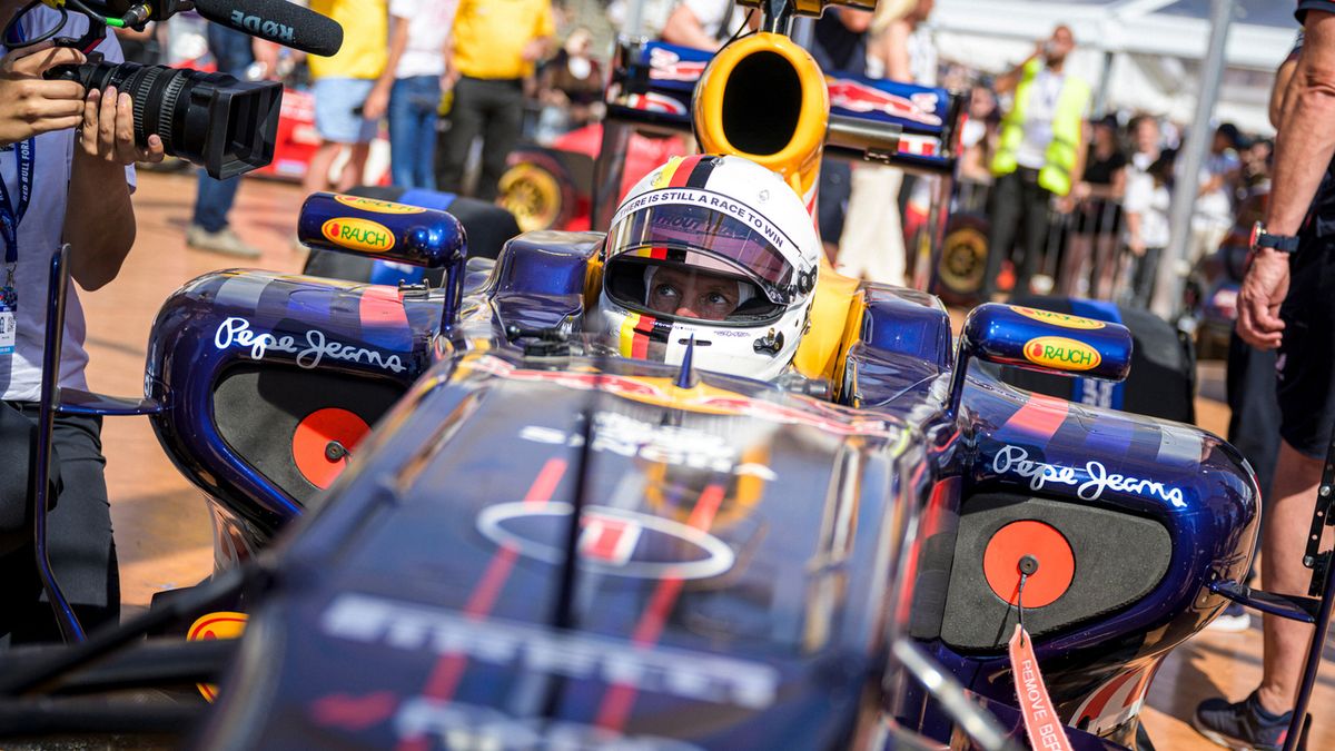 Sebastian Vettel wrócił do bolidu F1! Niemiec zmierzył się z "Zielonym piekłem"