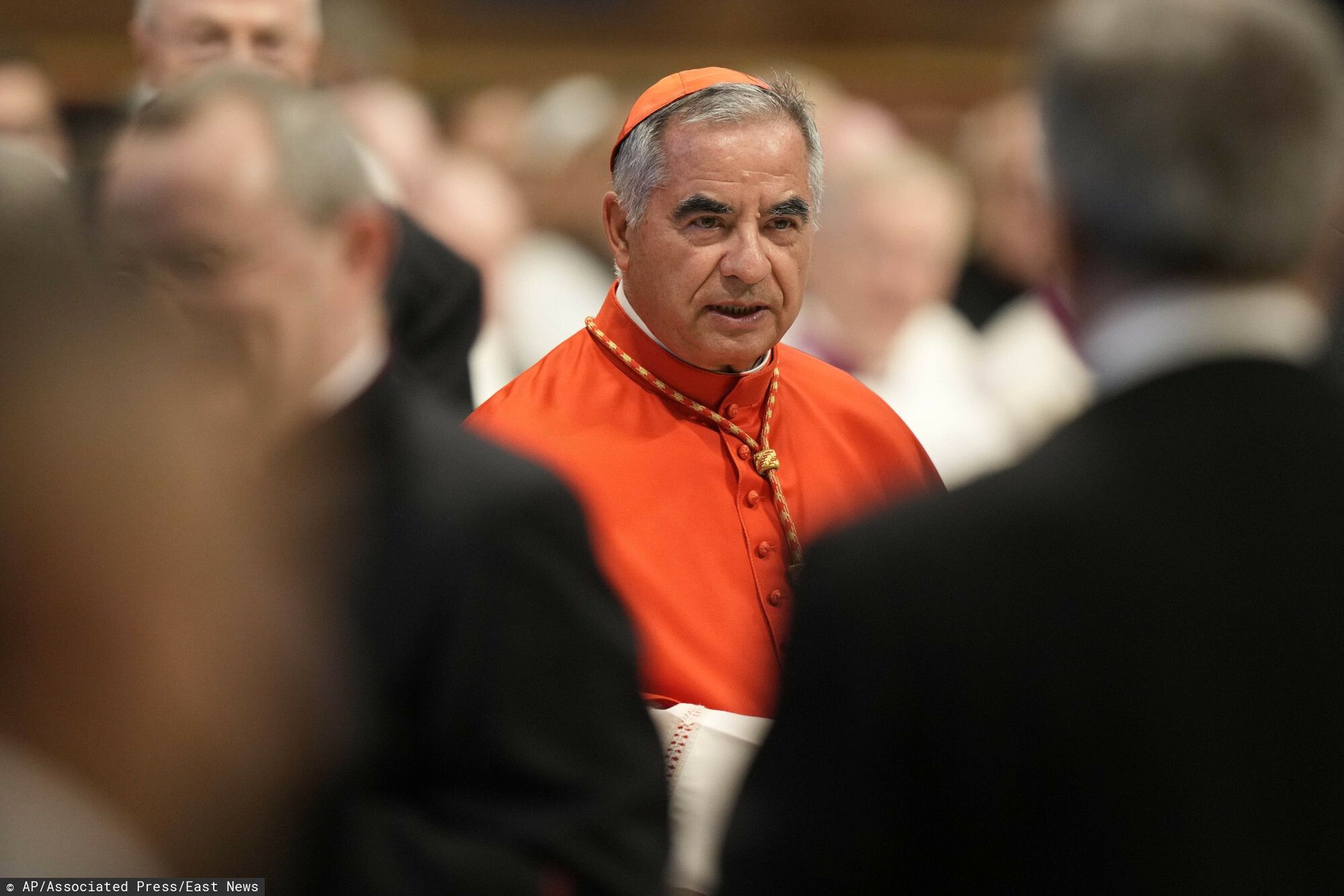 "Czarna owca konklawe". Wielki powrót skompromitowanego kardynała