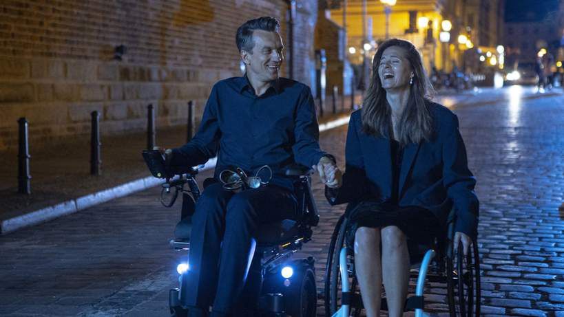 Komedia o kobiecie na wózku inwalidzkim? "To nie jest film o niepełnosprawności" - WP Film
