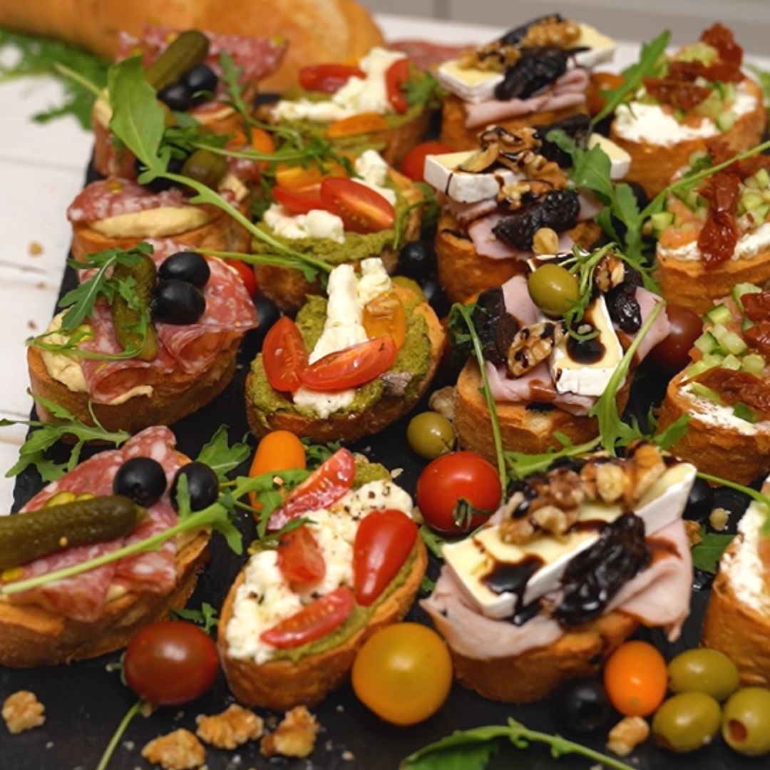 Imprezowe kanapeczki w czterech odsłonach. Każdy znajdzie coś dla siebie!