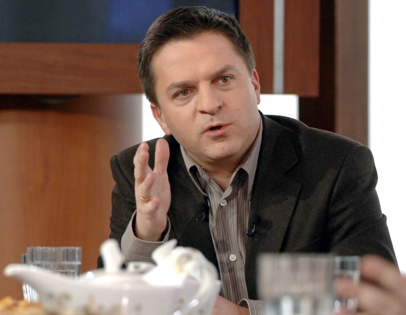 Bogdan Rymanowski pozywa za "siewcę głupoty". Eksperci mówią: wiedza, a nie poglądy - WP Teleshow