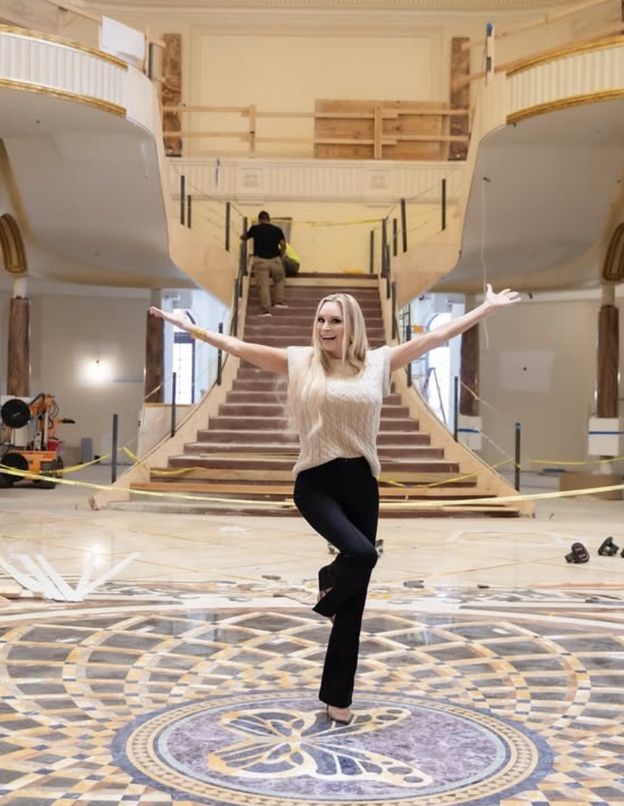 TRAGEDIA w życiu milionerki z "Królowej Wersalu". Najpierw zmarł jej ...