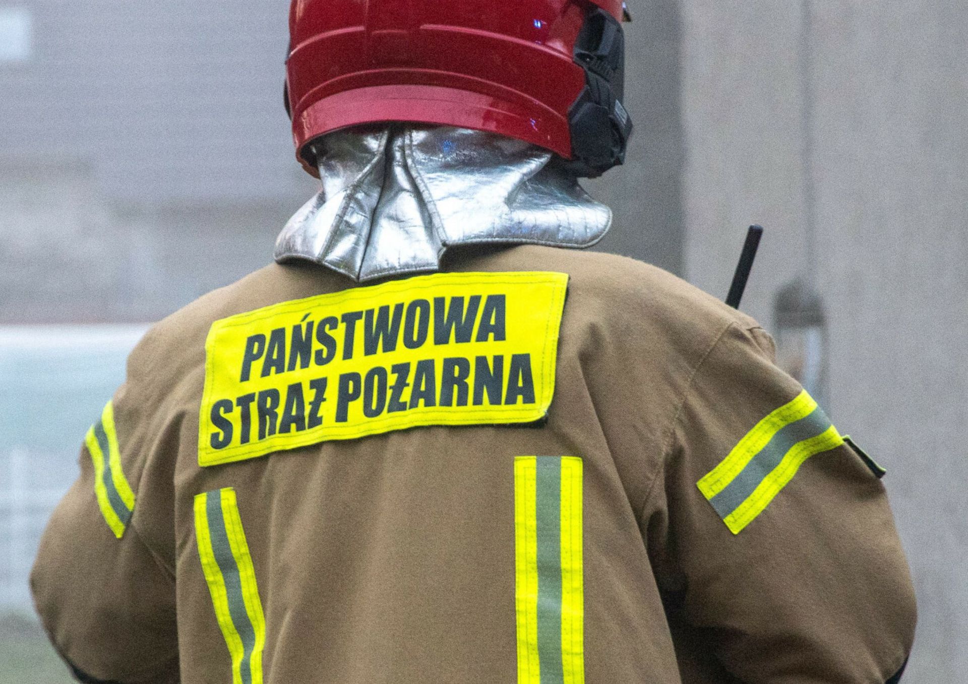 Pożar na poligonie pod Warszawą. Gęsty dym widać w stolicy