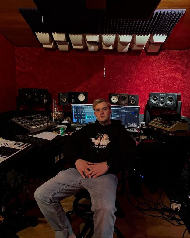 Kevin Mglej pokazał na Instagramie 5-letniego syna. Rzadki widok - Pudelek