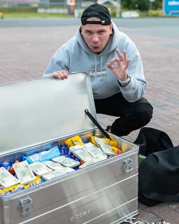 Budda przeszedł samego siebie. Przecieramy oczy, co kupił ukochanej