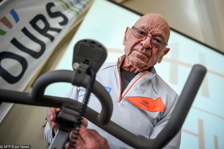 Zrobił prawie 7 tysięcy "brzuszków" w godzinę. Niesamowity wyczyn 81-latka