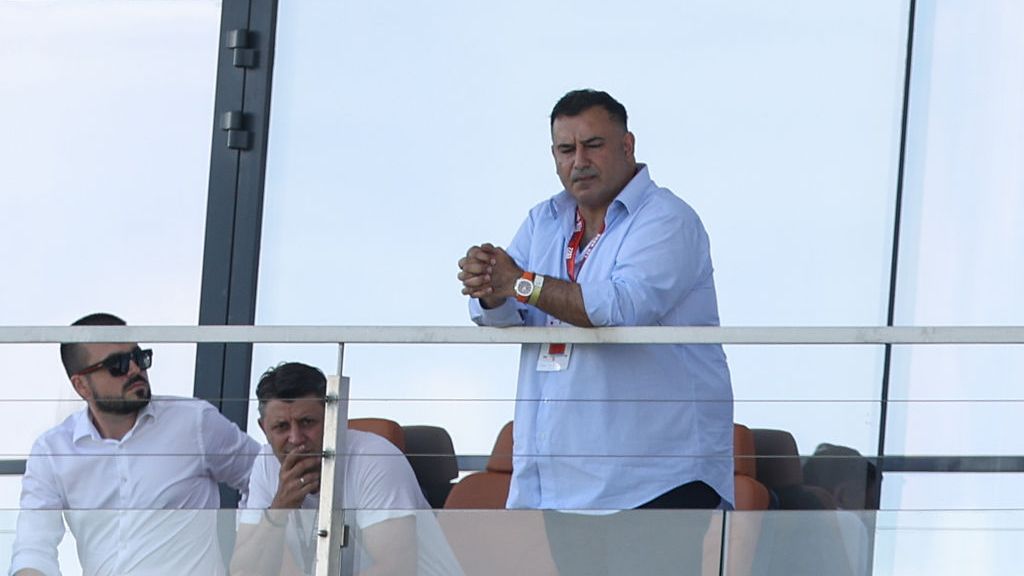 Alex Haditaghi zszedł do szatni Pogoni Szczecin. Wiadomo, co tam robił