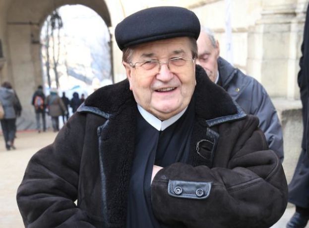 Tadeusz Rydzyk żąda pieniędzy na nowy wóz: "Musieliśmy wziąć pożyczkę ...