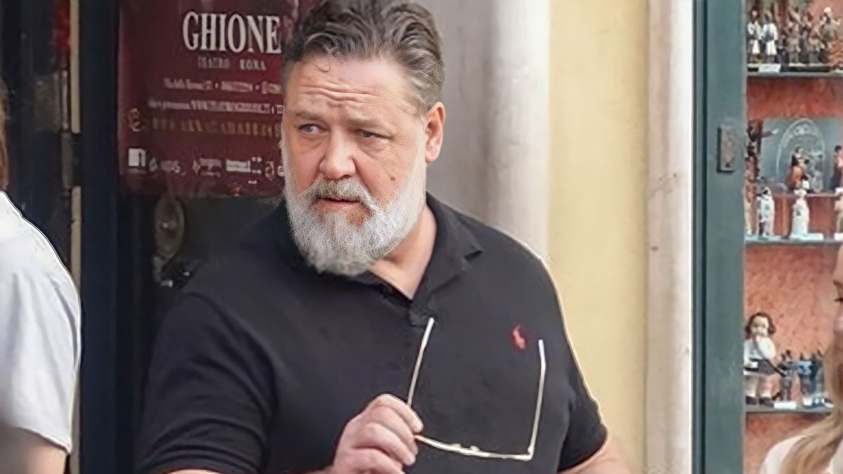 Russell Crowe ustawia fanów. "Zostańcie tam, gdzie stoicie"