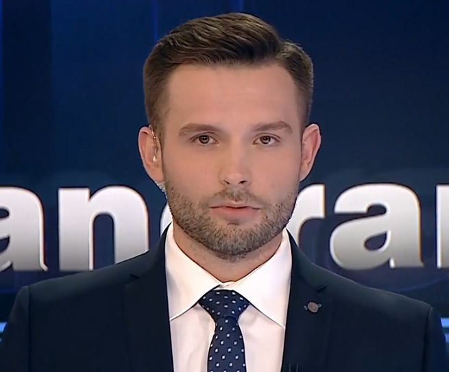 Karol Gnat prowadzącym „Panoramę” TVP2