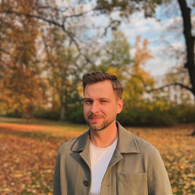 Radomir Wit będzie współprowadził debatę. Oto jakie ma wykształcenie ...