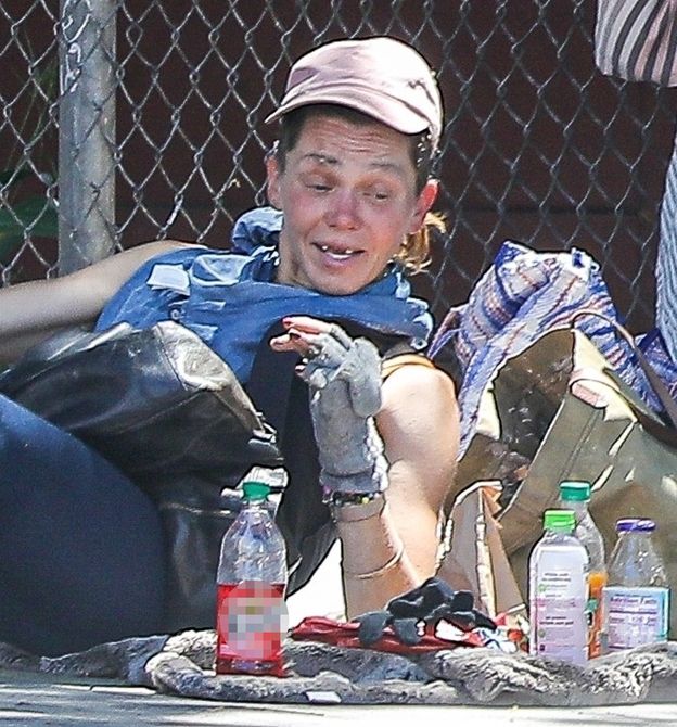 Loni Willison STRACIŁA ZĘBY. Była modelka żebrze na ulicach Hollywood ...