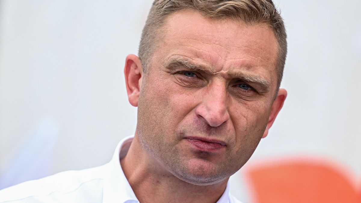 Kim jest Robert Bąkiewicz? To jego ułaskawił prezydent Andrzej Duda