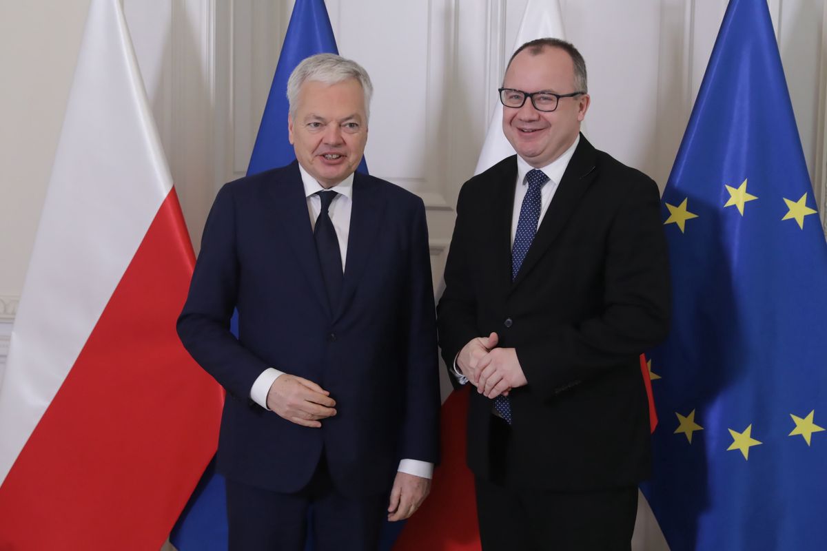 "Nowy rząd w pełni zdeterminowany". KE zabiera głos w sprawie Polski - WP Wiadomości
