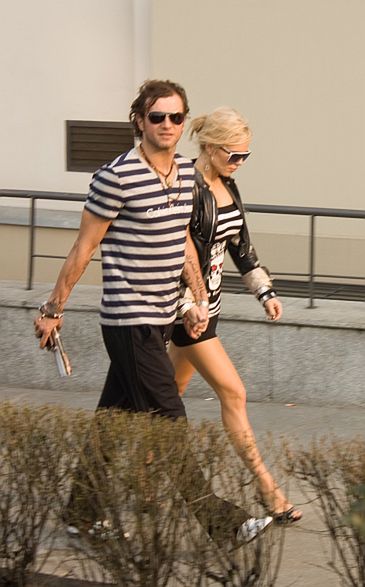 WIOSNA! Doda i Radek na spacerze (FOTO) - Pudelek