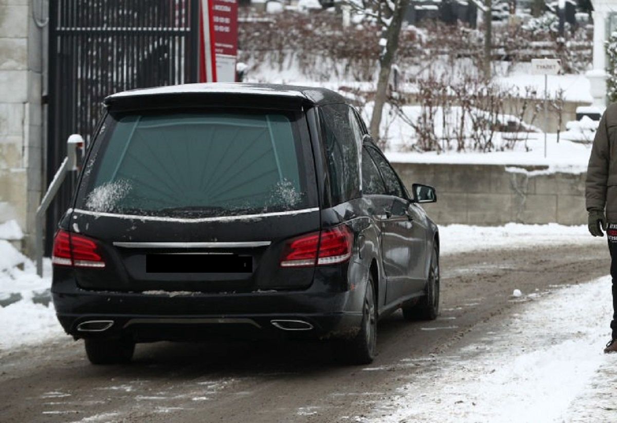 Kraków. Pijany prowadził karawan. Kierowcę zatrzymała policja ...