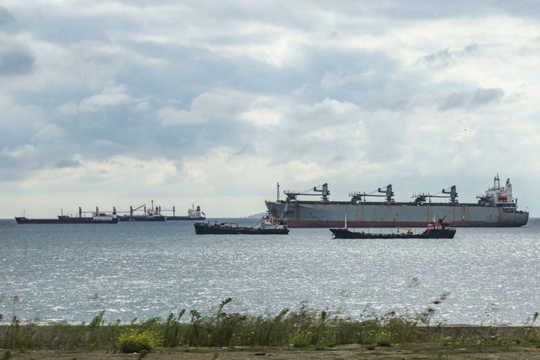 Limity cen na rosyjską ropę. Tankowce już stoją w korku - Money.pl