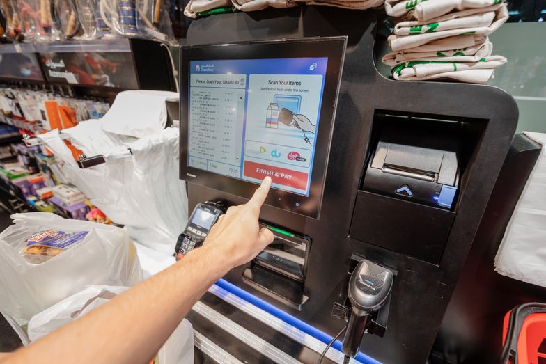 Kasy samoobsługowe proszą o napiwki. Klienci: to szantaż emocjonalny ...