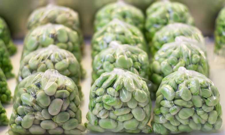 Zaczął się sezon na polski bób. Ile teraz kosztuje? - Money.pl