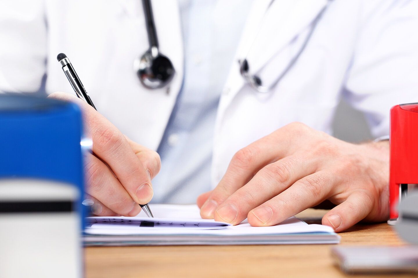 Ginekolog usłyszał zarzuty. NFZ miał stracić blisko 30 tys. zł