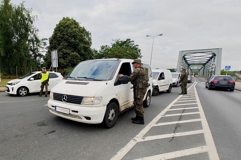 Kontrole na granicach z Niemcami i Litwą. Jest deklaracja wydłużenia