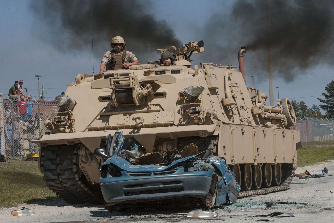 M88A2 Hercules dla Polski. Wygląda jak potężny, pancerny bunkier na ...