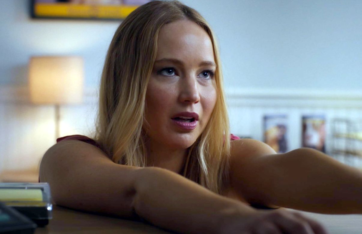 Kompletnie naga Jennifer Lawrence zszokowała widzów. Scena na plaży ...