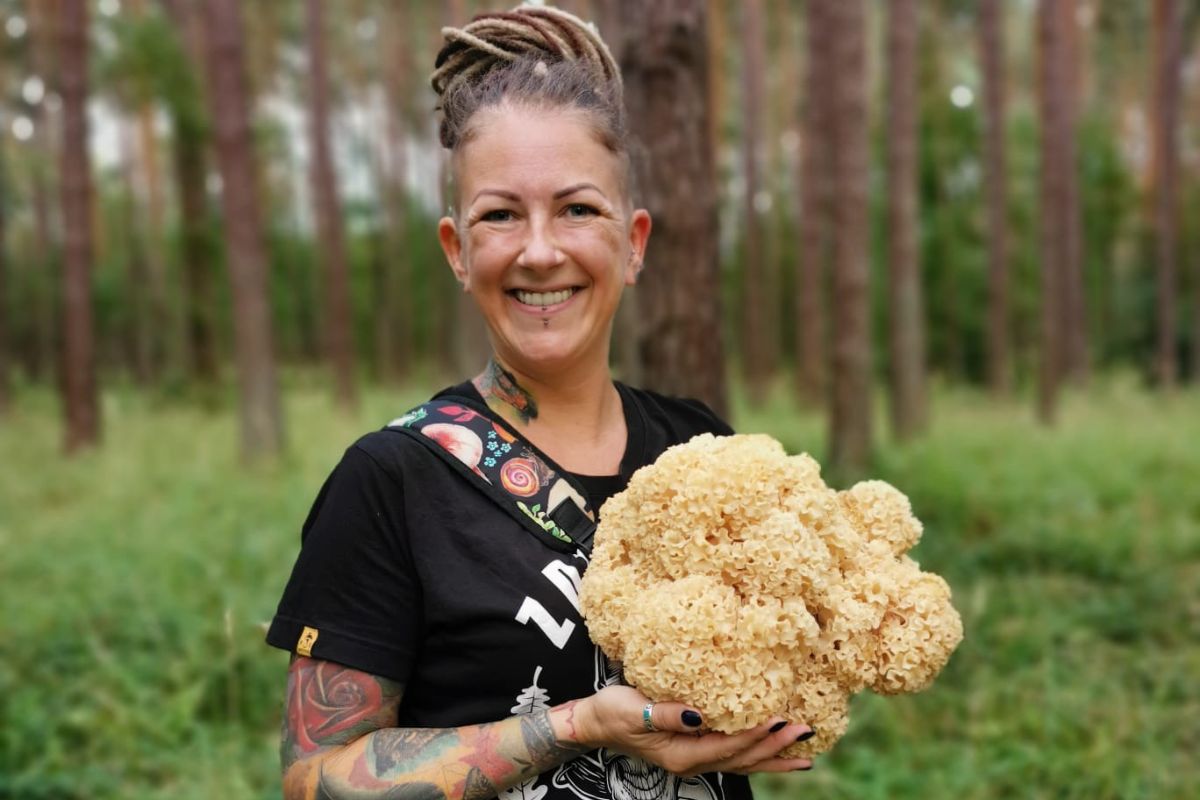 Certyfikowana grzyboznawczyni zdradza, kiedy chodzić na grzyby. "Grzyby, które są dostępne na ...