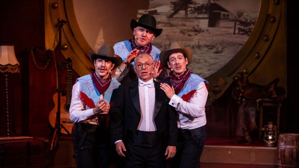 Warszawa: Fantastyczny Mister Fogg. Opowieść o Śpiewającym Białym Orle