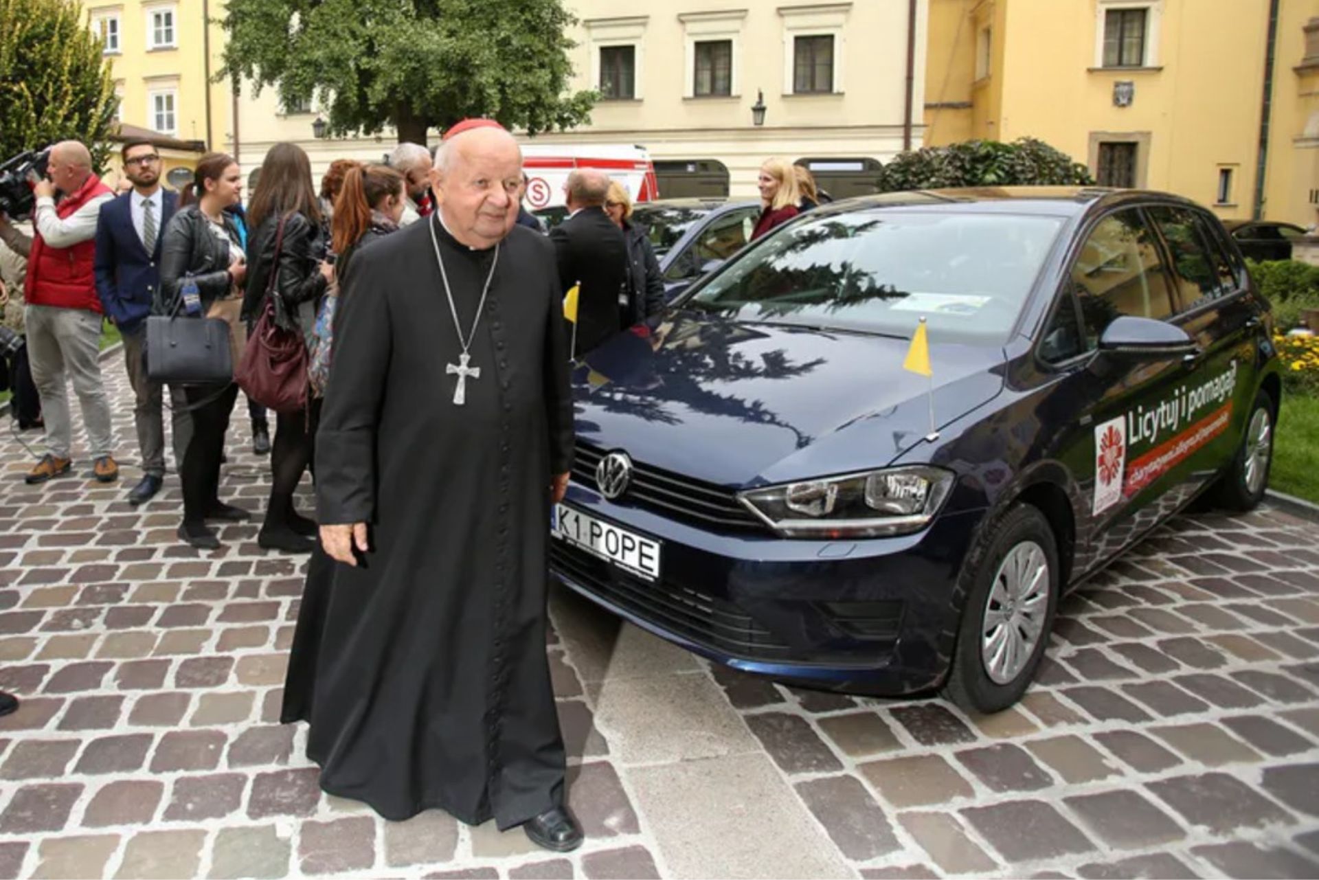 Tak mieszka kardynał Dziwisz. Przepych to mało powiedziane