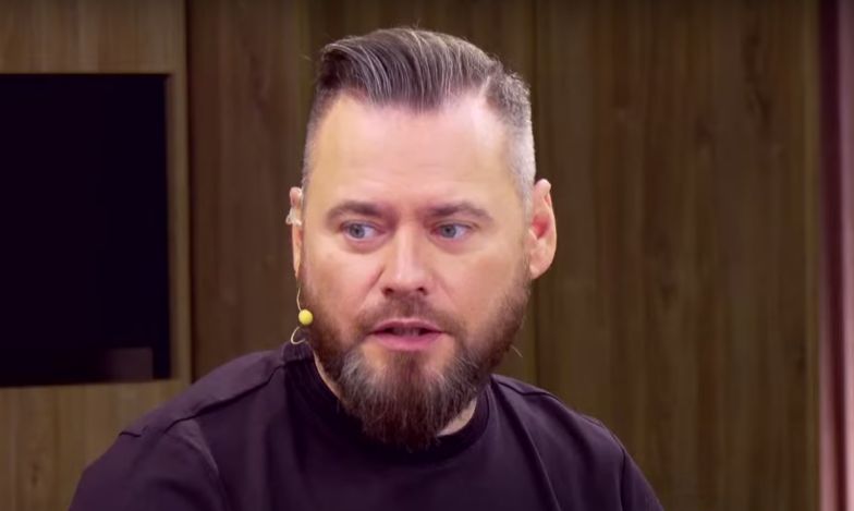 Krzysztof Stanowski zaliczył wpadkę w Kanale Zero. Znowu tę samą - Pudelek