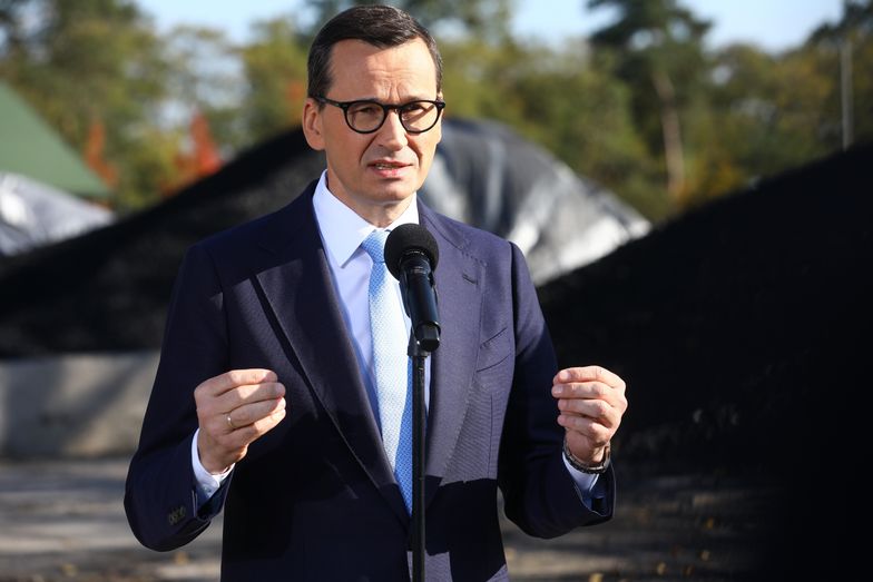 Premier: w portach są 4 miliony ton węgla - Money.pl