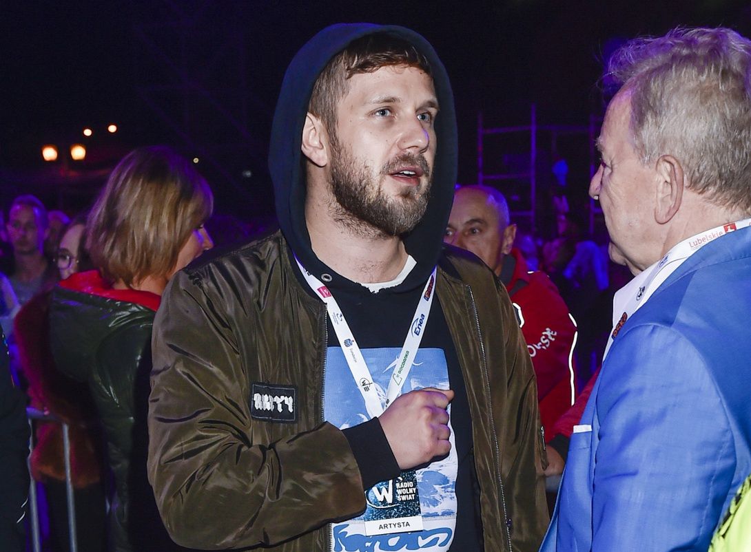 Już sam plakat bawi. Okrutnie zadrwiono z Królikowskiego - WP Film