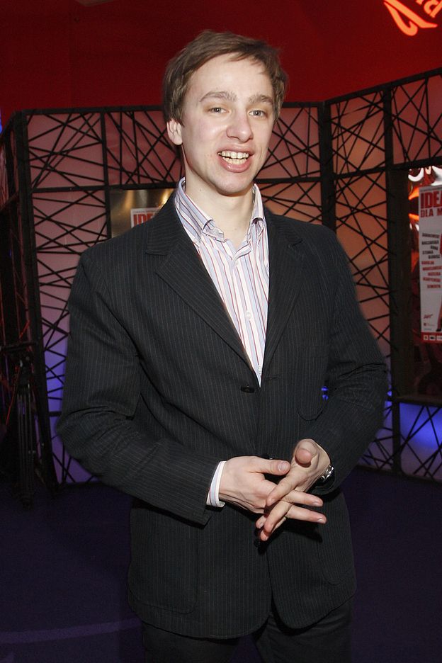 Studiował 3 kierunki. Oto wykształcenie Krzysztofa Bosaka - Pudelek