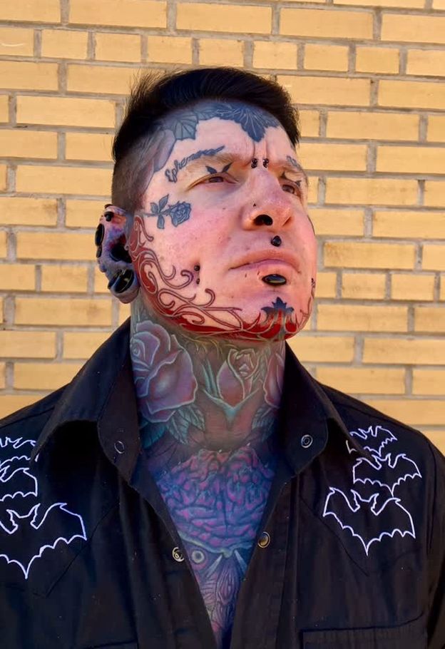Wydał na tatuaże PONAD MILION złotych, a jego ciało w 97 procentach ...